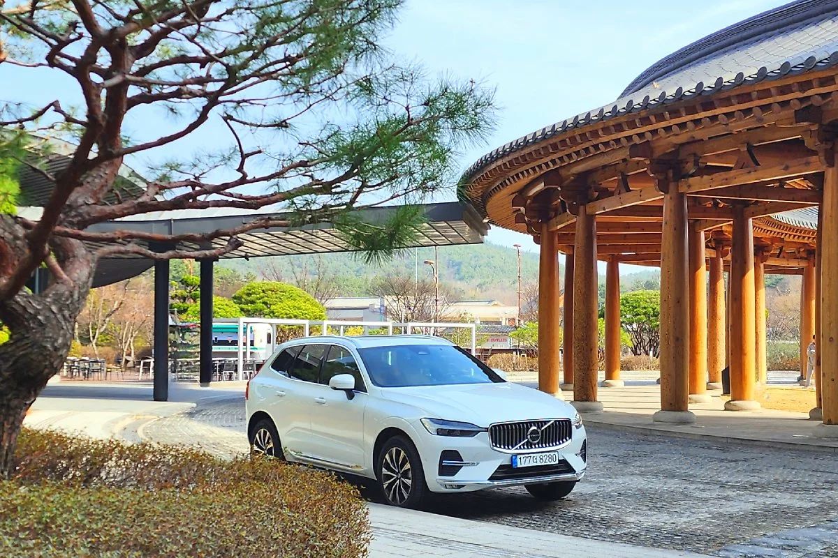 [시승기]봄향기 가득한 볼보 XC60, 장거리운전으로 새롭게 알게된 장단점은? - 네이트뷰