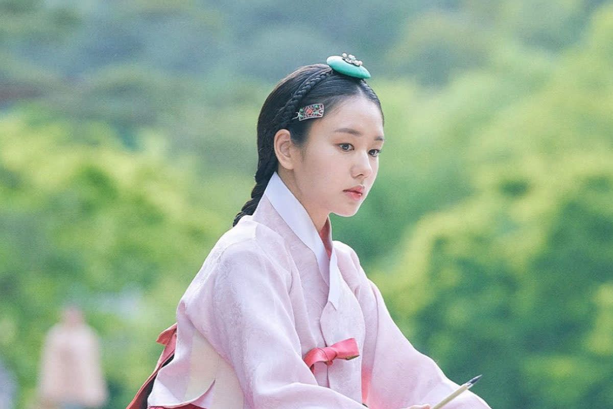 한복 입은 모습이 너무 예뻐 난리 난 안은진 - 네이트뷰