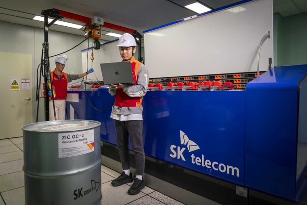 SKT, '액침냉각' 기술로 데이터센터 전력 37% 절감 - 네이트뷰