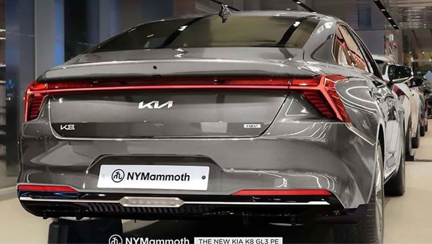 “역시 그랜저 보다는…” 기아 K8 페이스리프트, 후면부 디자인 변화 - 네이트뷰